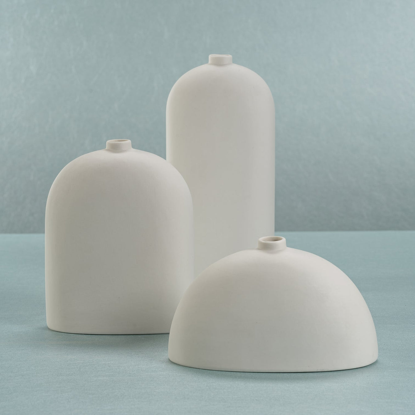 Lily White Ceramic Vase – CARLYLE AVENUE