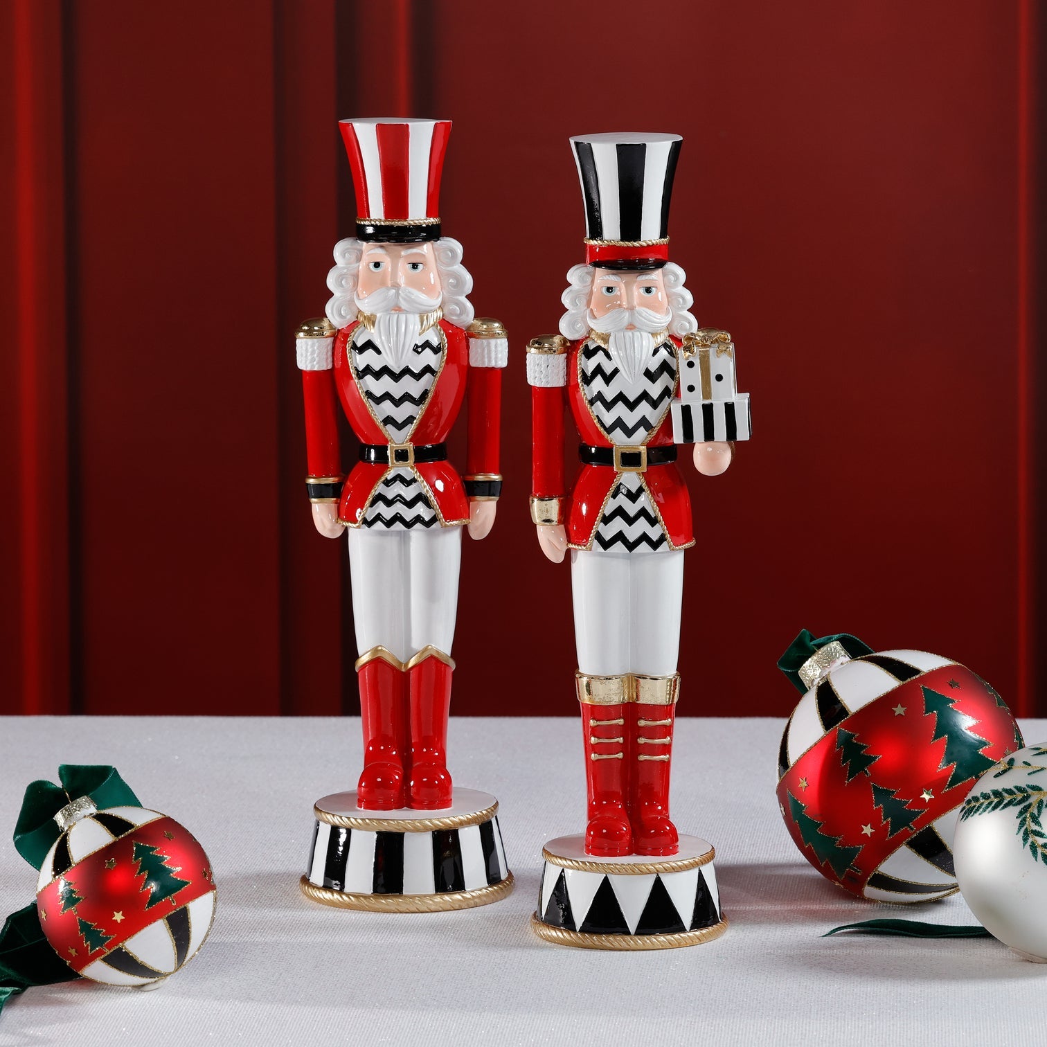 The Royal Guard - Set of 2 Assorted – CARLYLE AVENUE